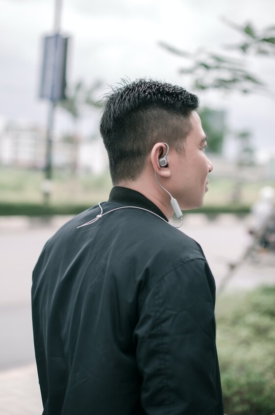 5 Things You Should Know About Wired Earphones - Techguied